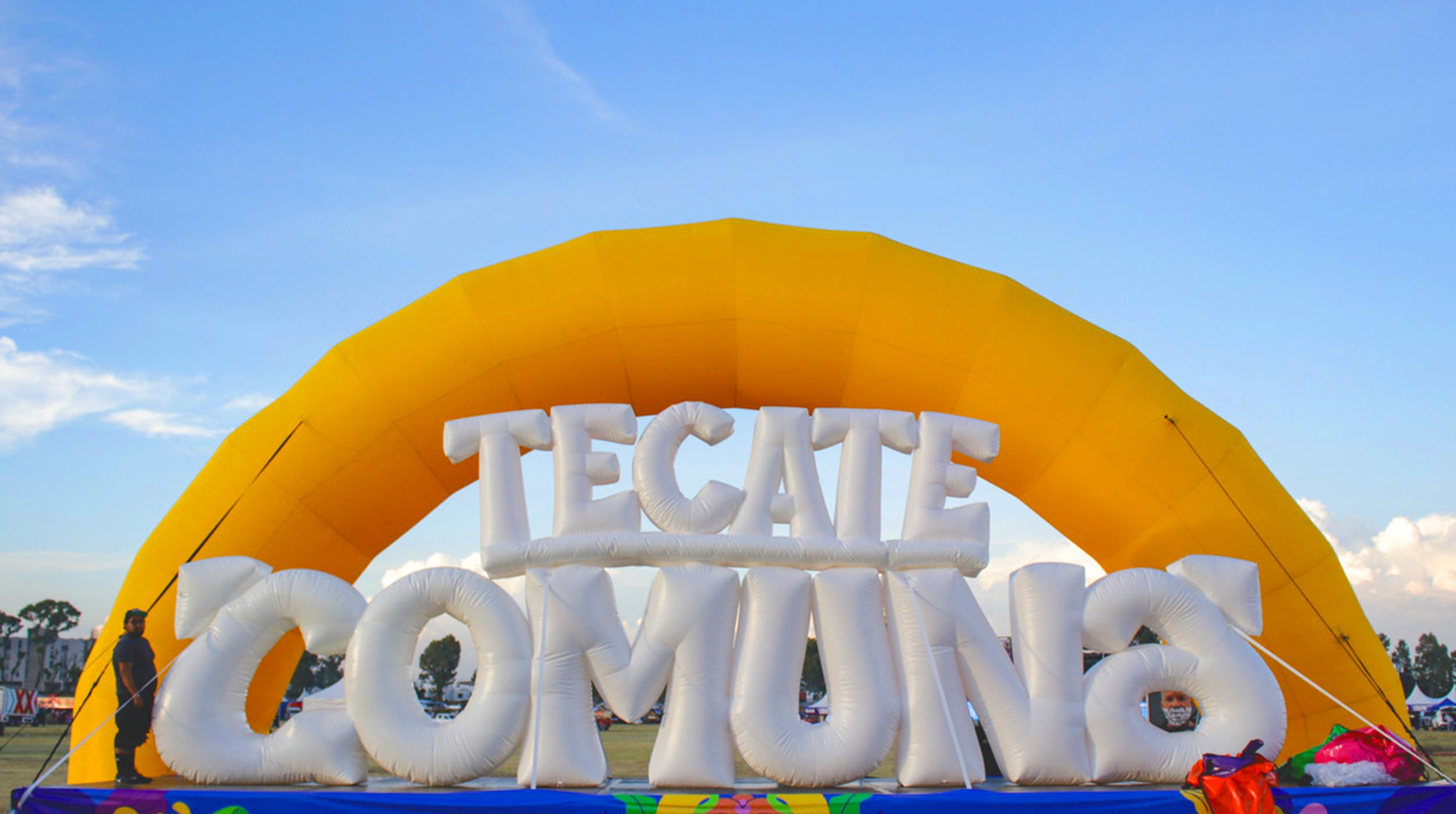 Revelan cartel oficial del Tecate Comuna 2024